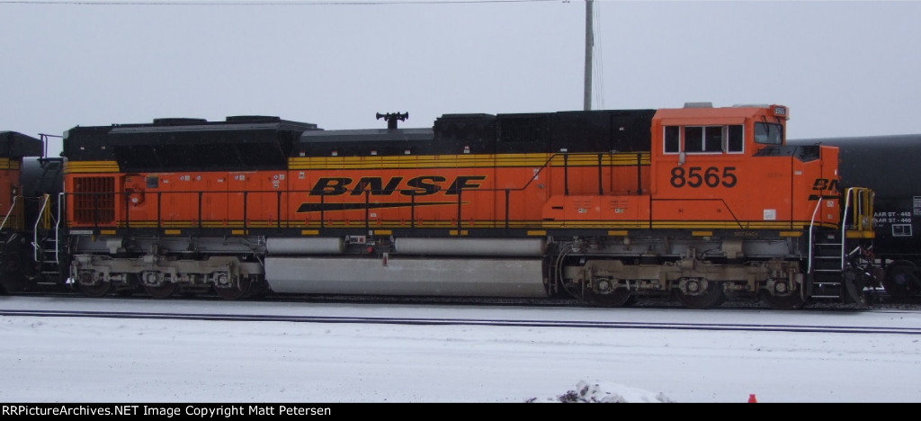 BNSF 8565